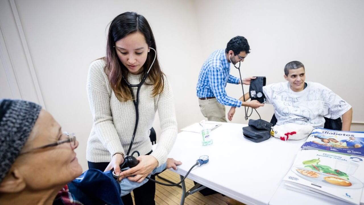 Yale hockey player attracted to medical school's collaborative ...