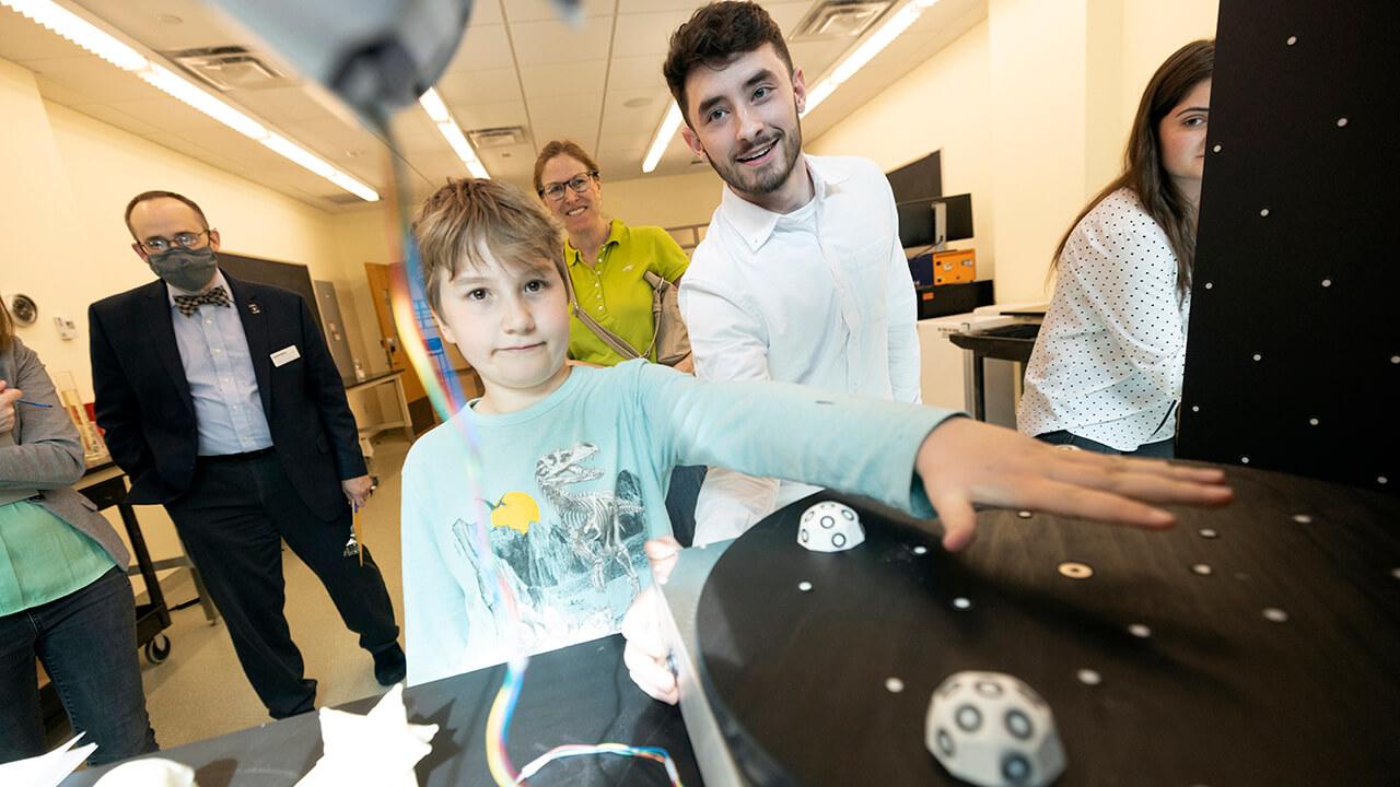 Engineering students showcase accomplishment at Projects Day ...