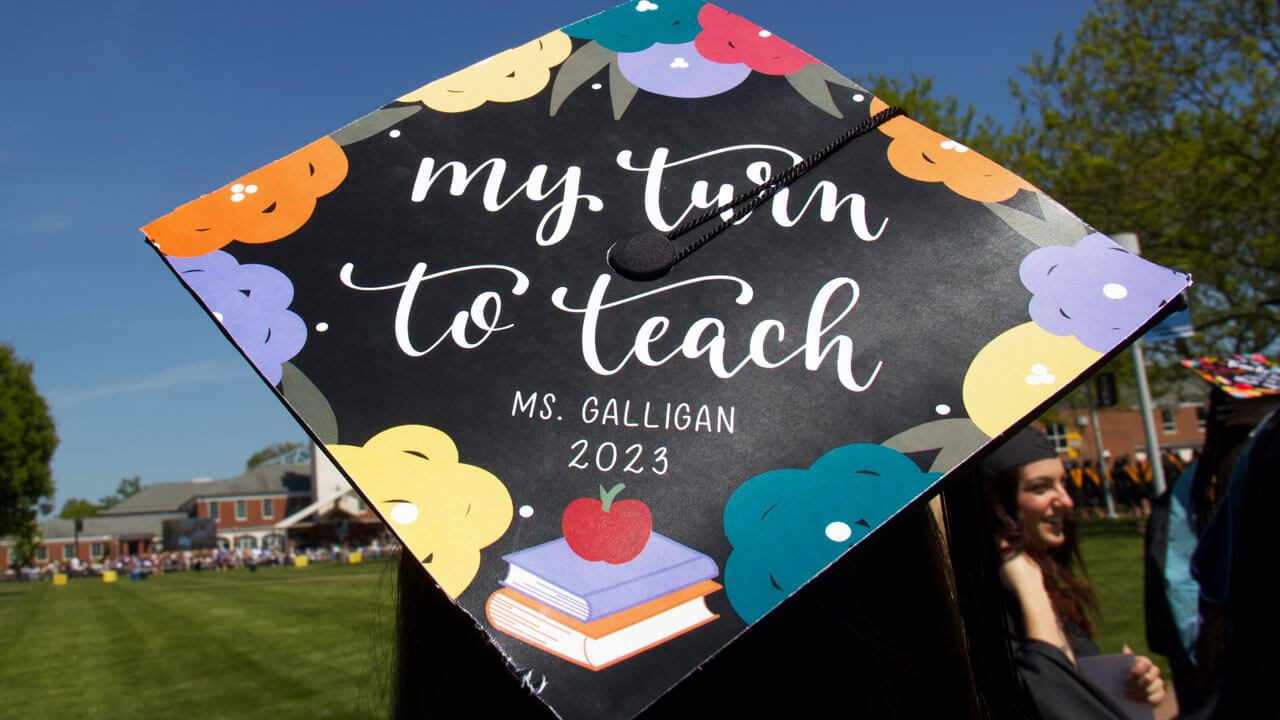 Graduates show their experience through Commencement caps | Quinnipiac ...