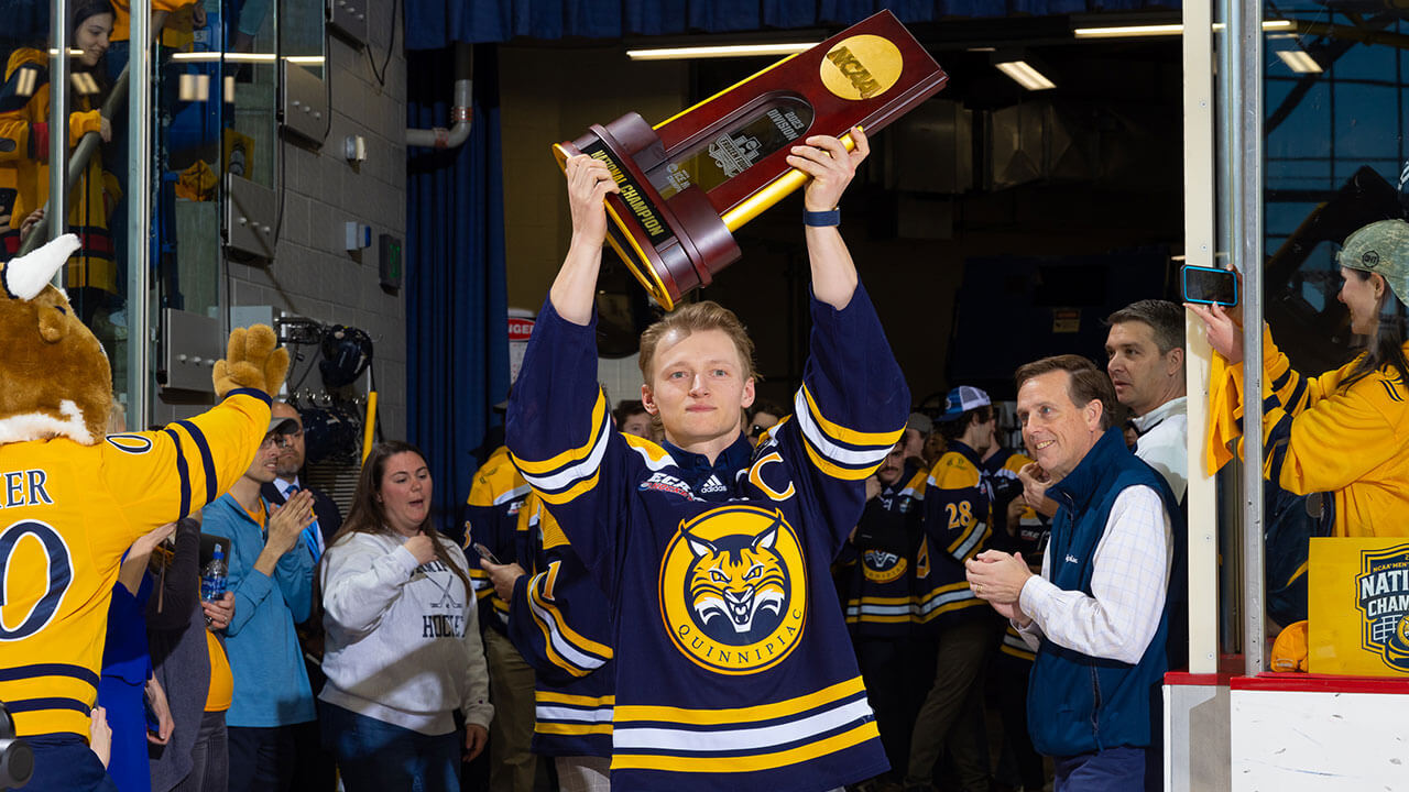 Frozen Four 2023 Championship Rally | Quinnipiac Today