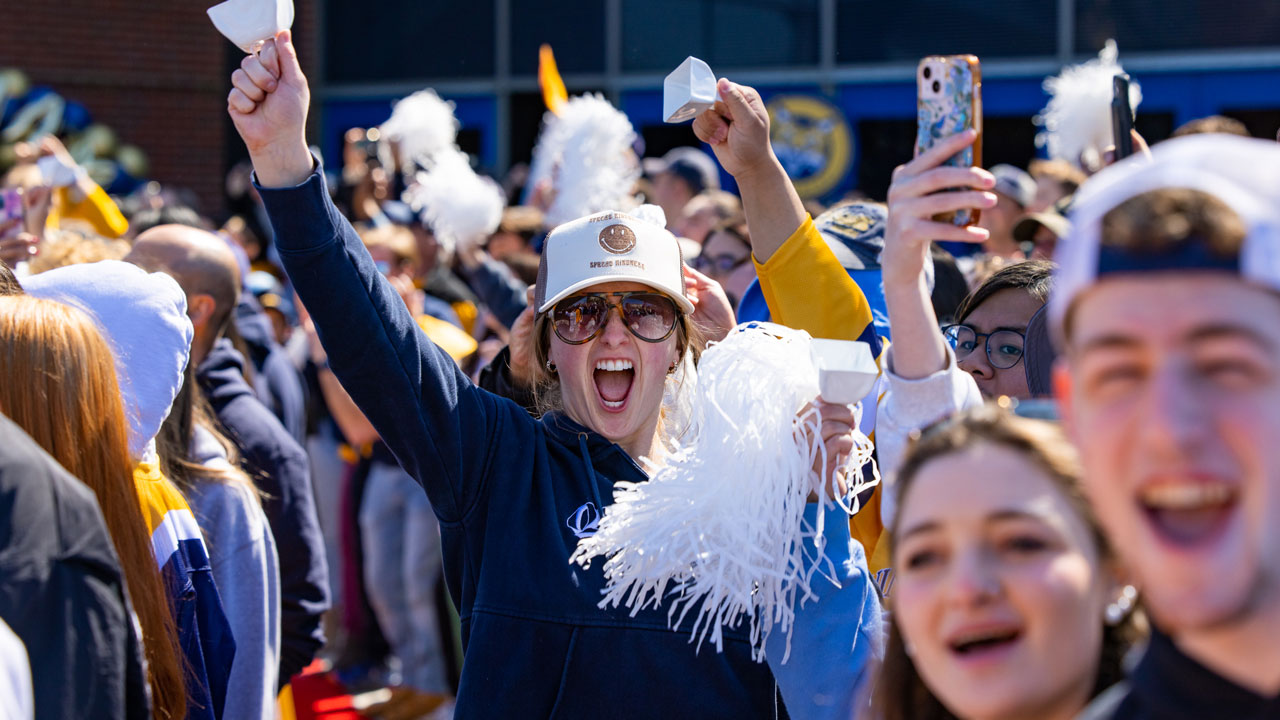 Bobcat Nation welcomes home the national championship-winning men's ice ...