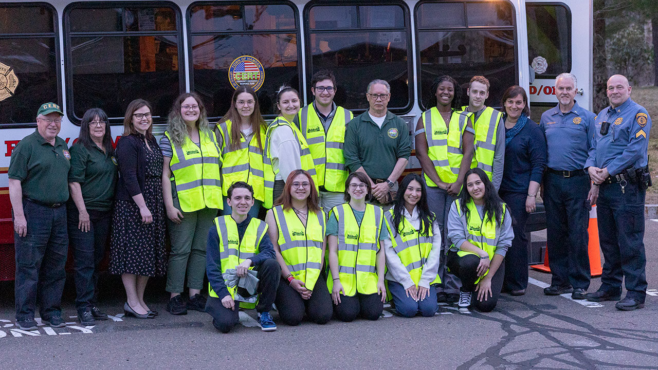 Students partner with Hamden Community Emergency Response Team | Quinnipiac Today