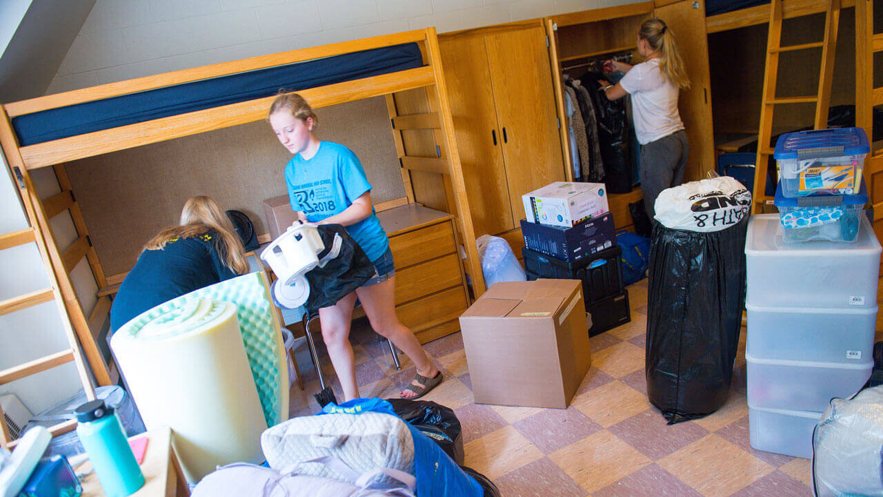 What to Pack and Moving In | Quinnipiac University